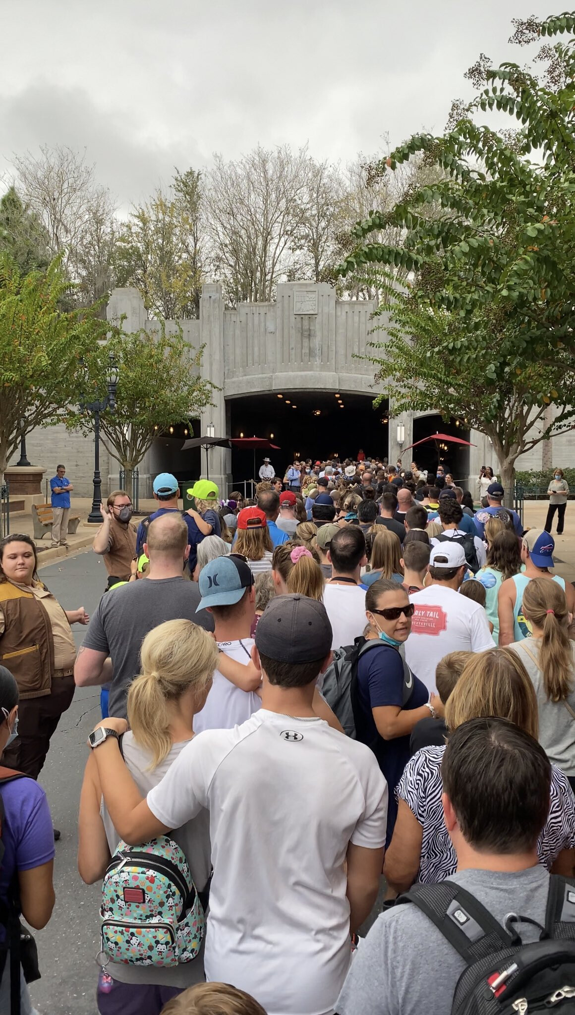 Something completely new at WDW-never seen before- ROTR Stand-by Wait ...